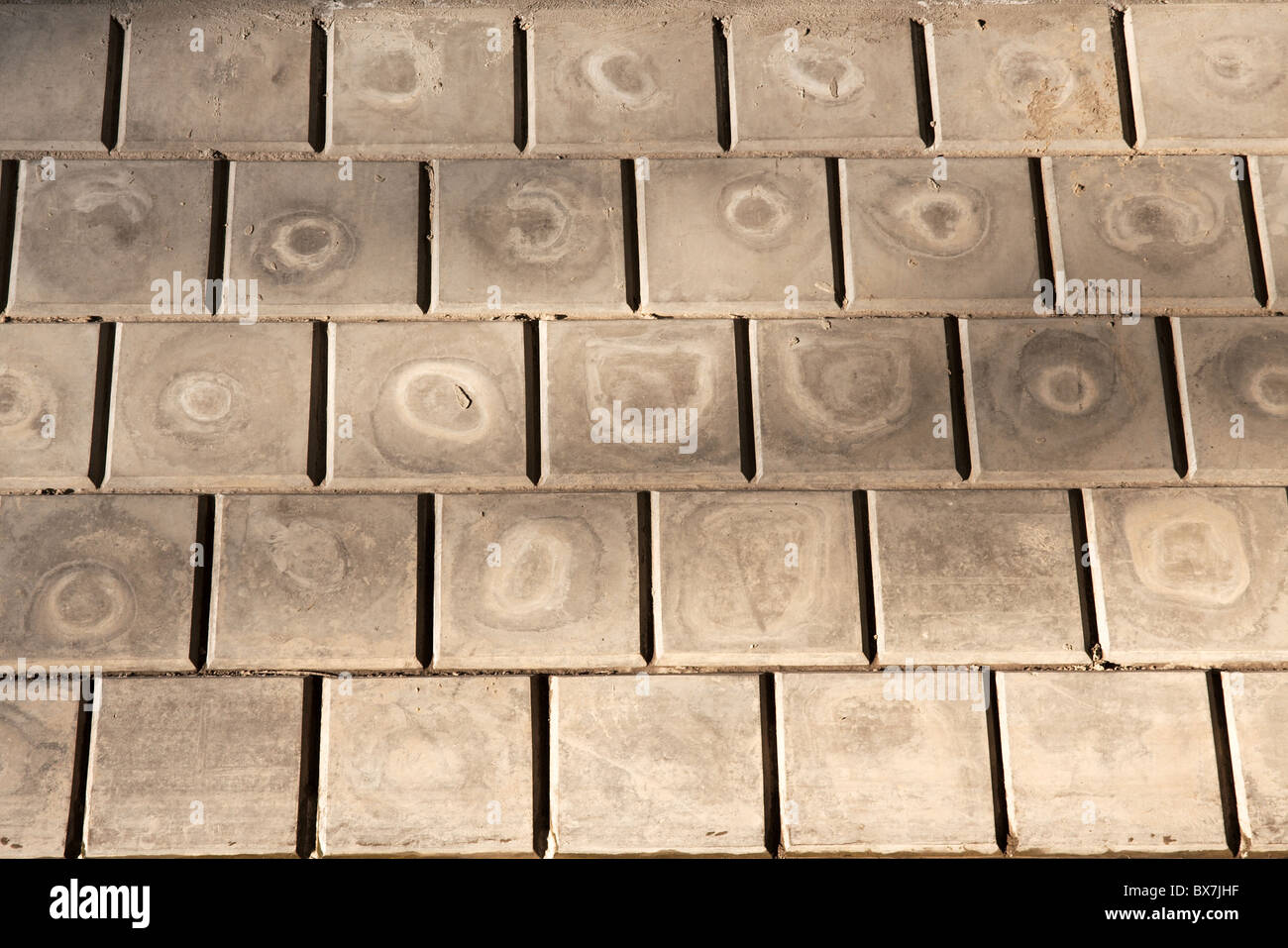Concrete blocks hi-res stock photography and images - Alamy