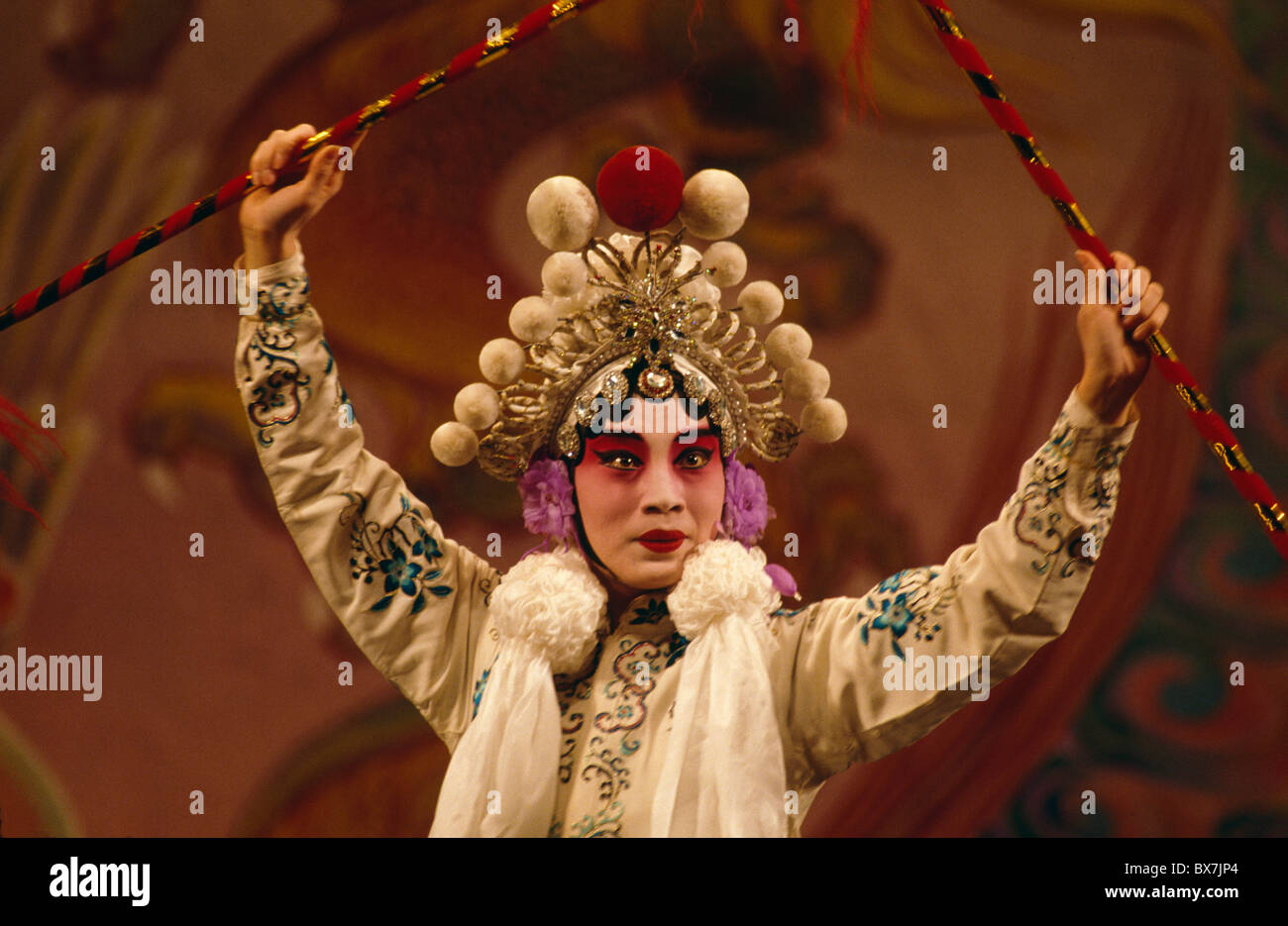 Peking oper hi-res stock photography and images - Alamy