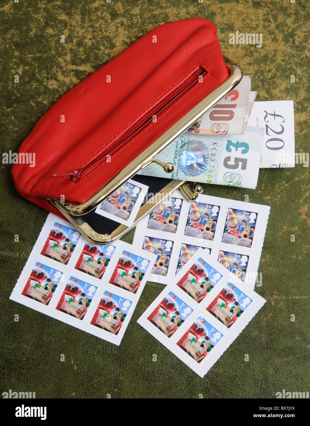 British postage stamps hi-res stock photography and images - Alamy