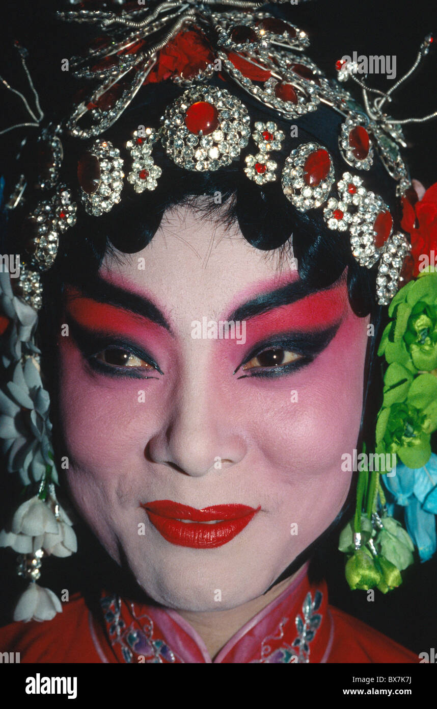 Die peking oper hi-res stock photography and images - Alamy