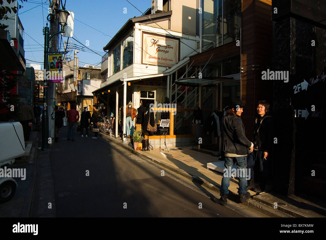 alley in harajuko, tokyo, japan Stock Photo - Alamy