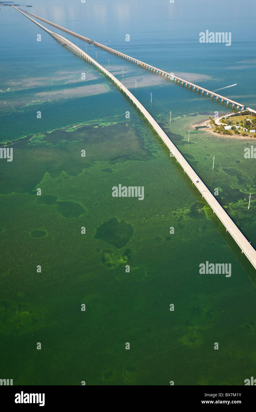 Aerial view of the seven mile bridge spanning the keys in Florida Stock ...