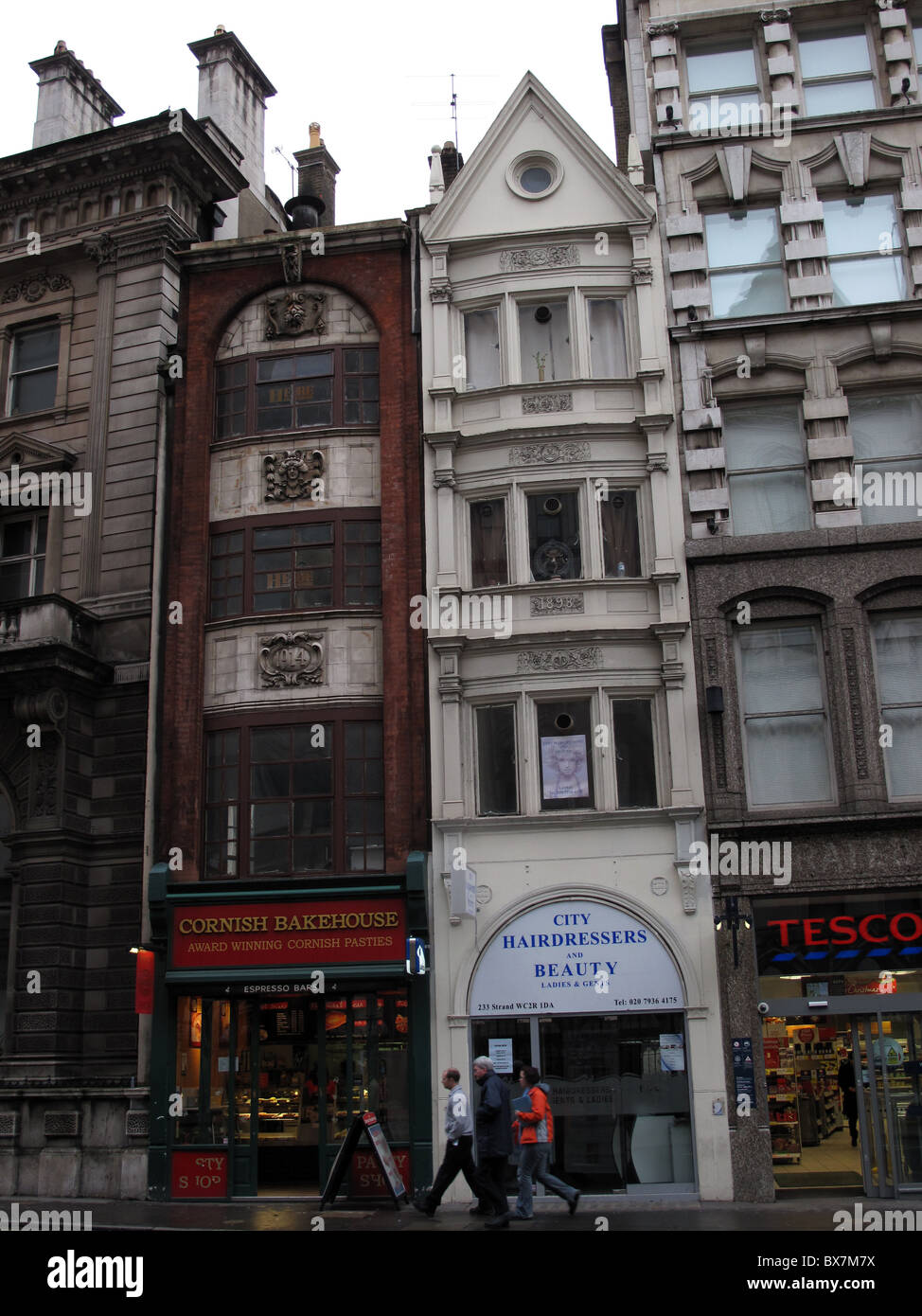 Narrow buildings - Strand - Fleet street - London - UK Stock Photo - Alamy