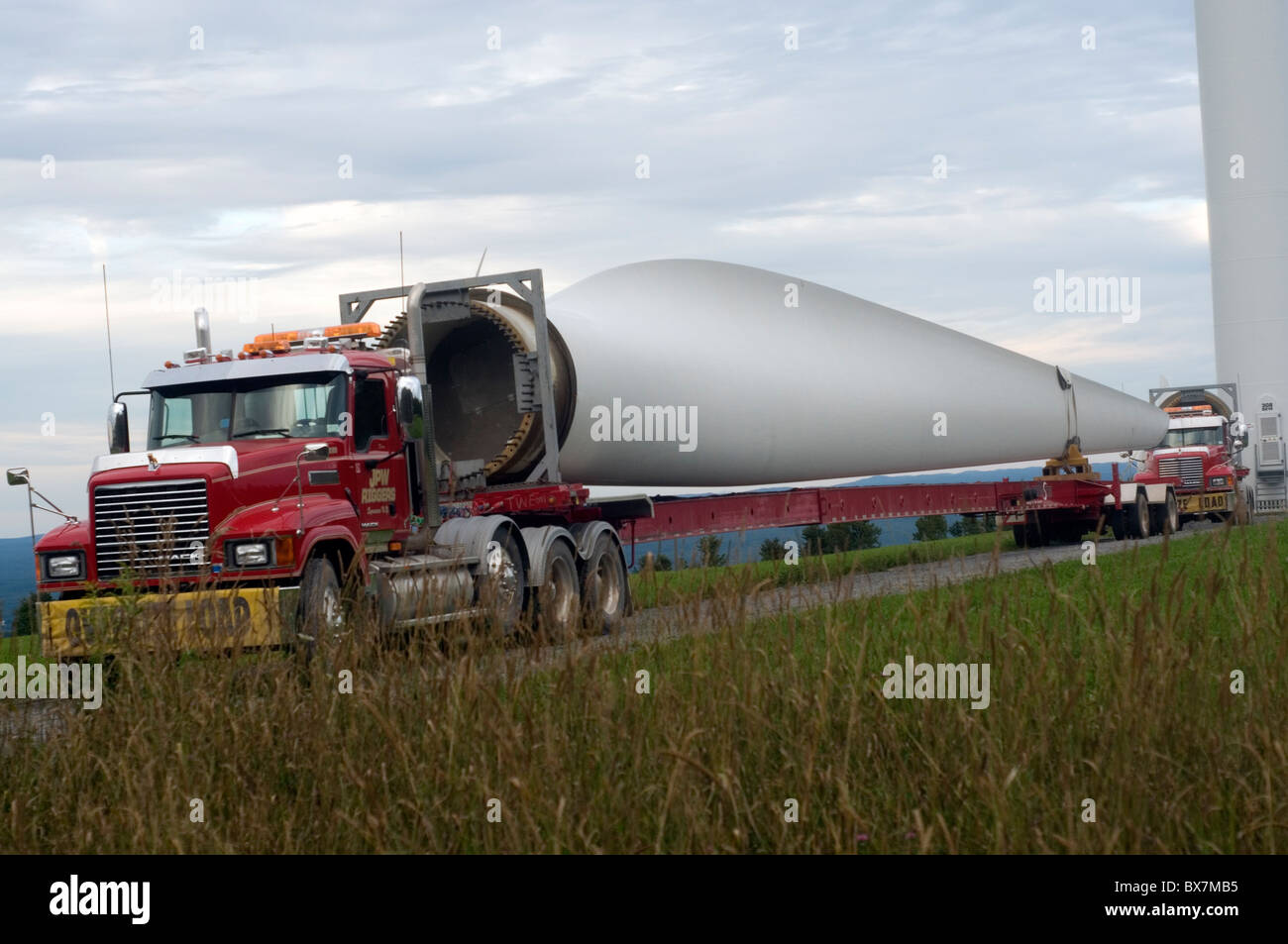 Windmill blade on truck hi-res stock photography and images - Alamy