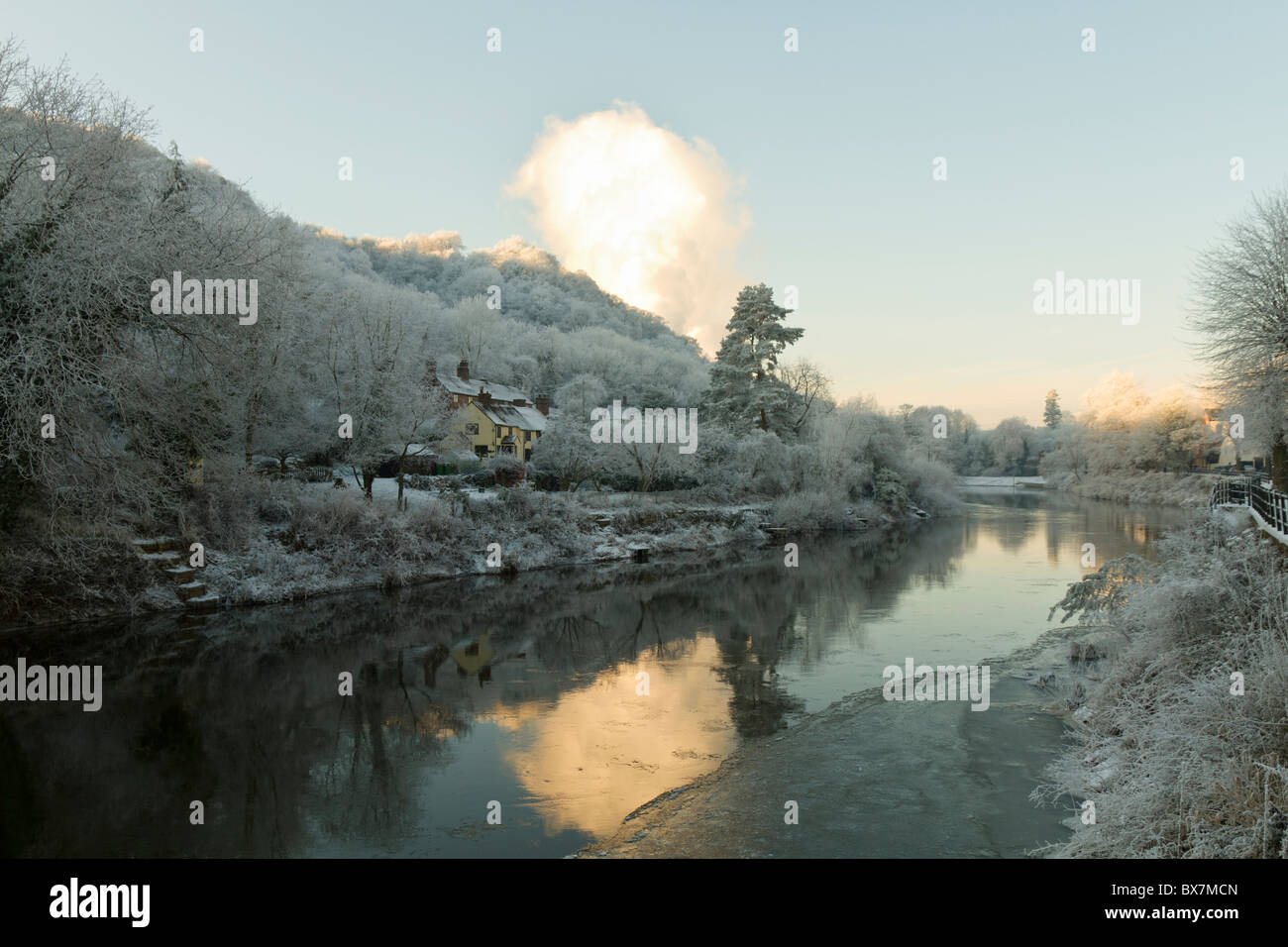 Partly frozen river severn hi-res stock photography and images - Alamy