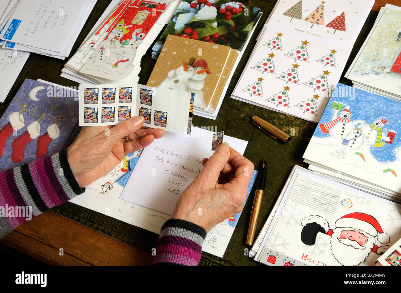 Sending cards hi-res stock photography and images - Alamy