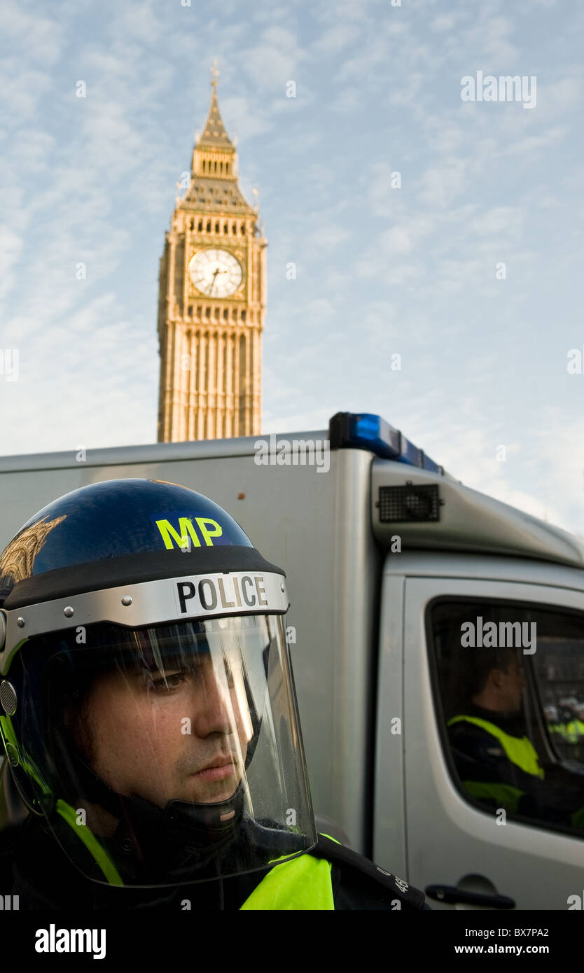 Riot police uniform helmet hi-res stock photography and images - Alamy