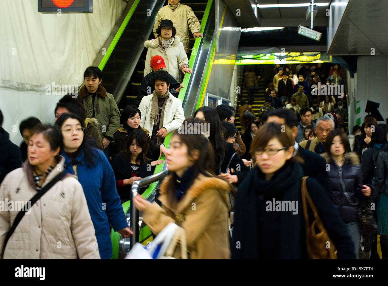 Tokyo station during rush hour hi-res stock photography and images - Alamy