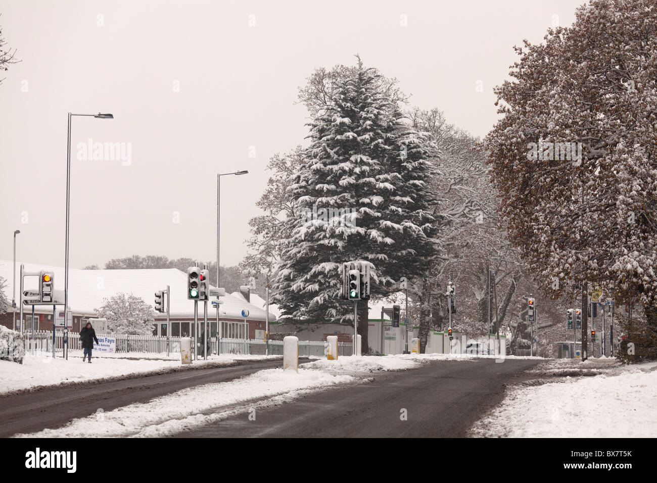 Empty traffic intersection traffic lights hi-res stock photography and ...