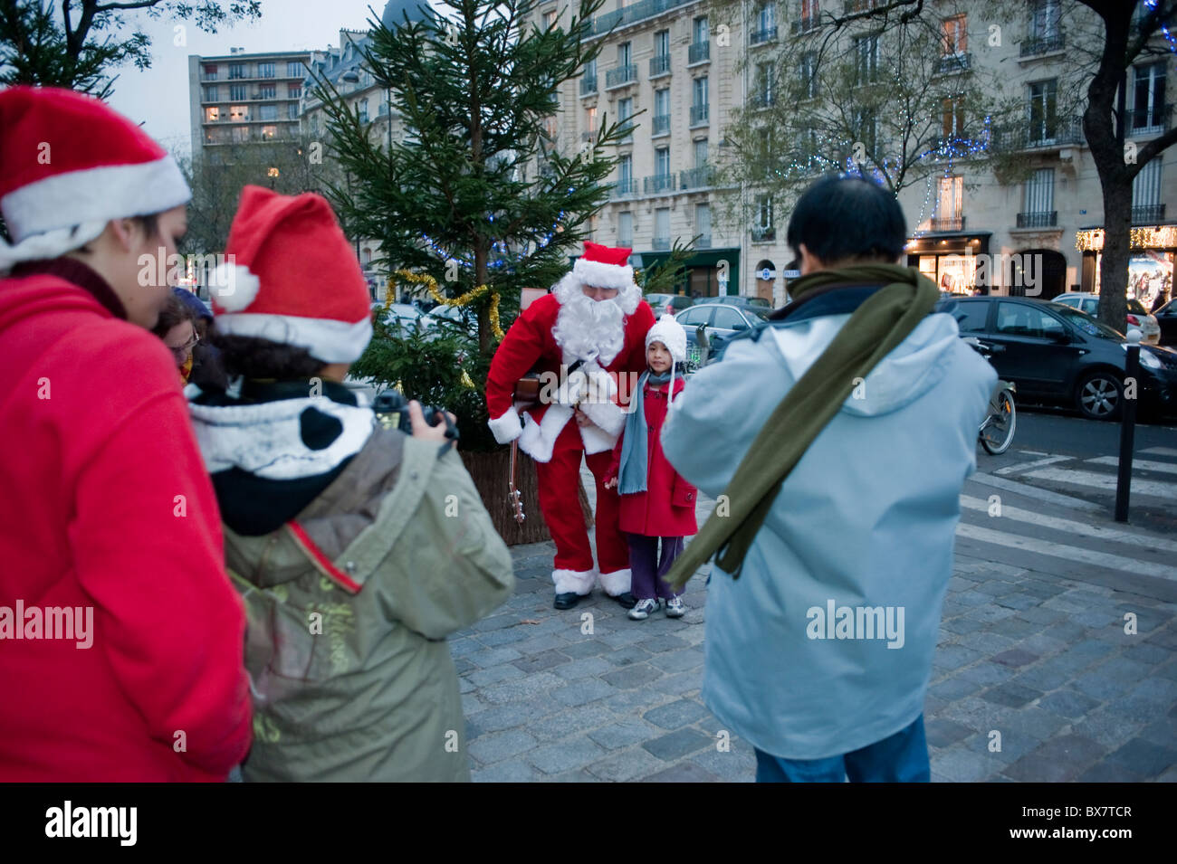 Children meeting hi-res stock photography and images - Alamy