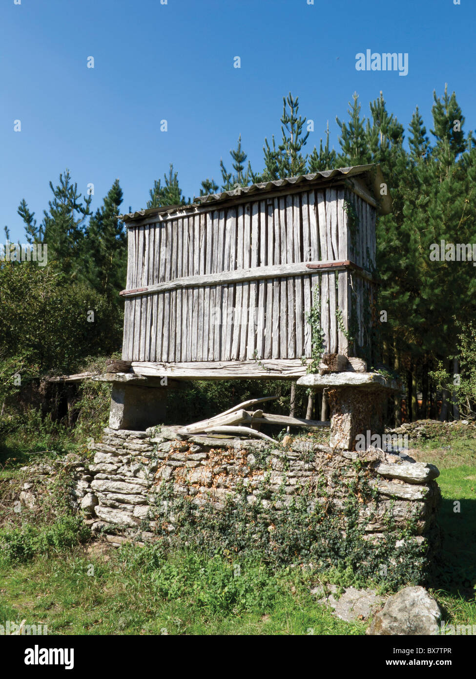 Corn shed hi-res stock photography and images - Alamy