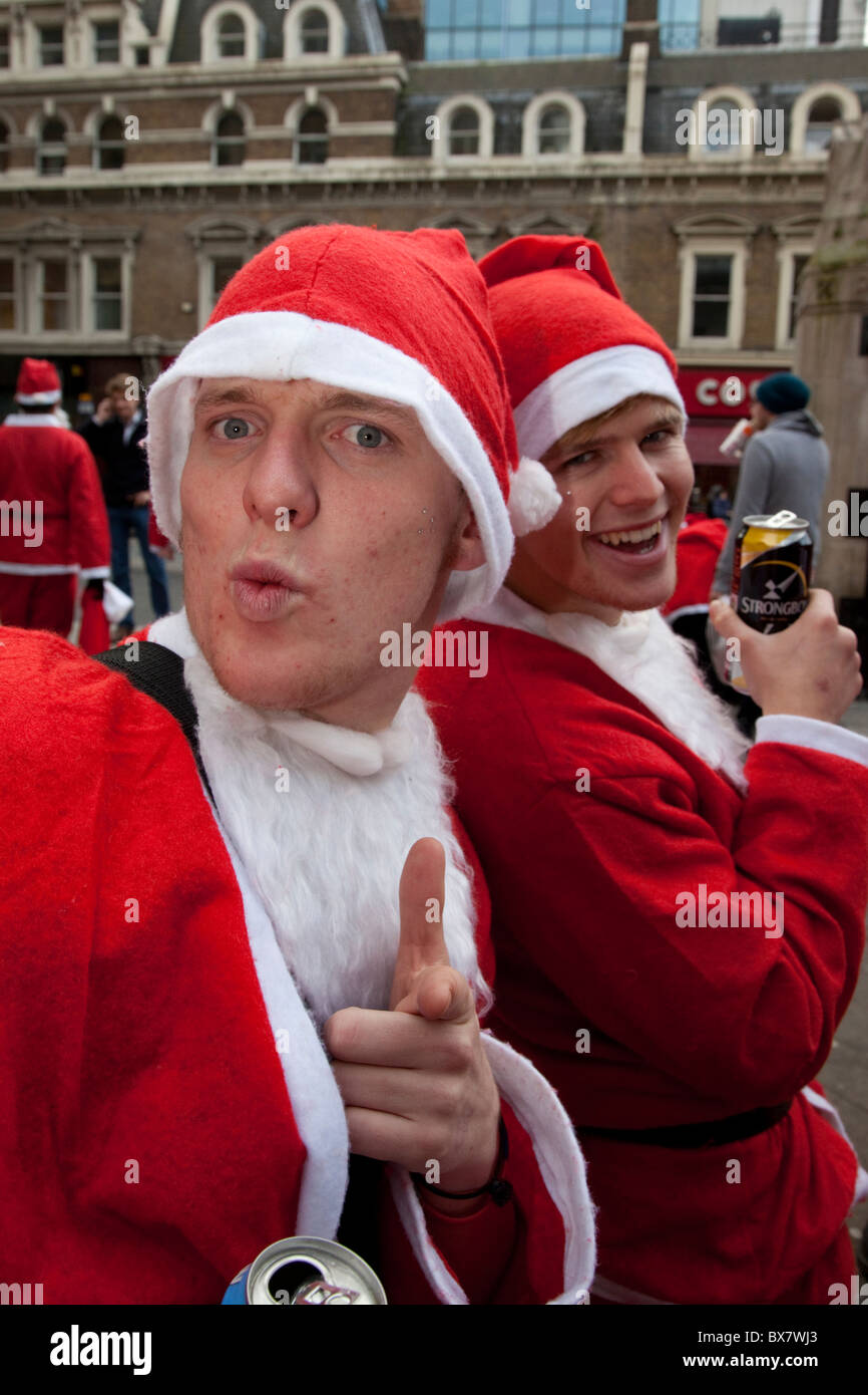 LONDON, ENGLAND - Santacon London 2010 Stock Photo - Alamy