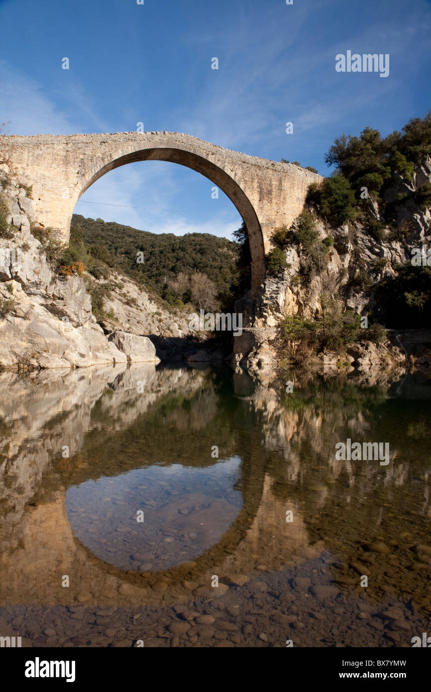 Bridge over Llierca River - 14th Century -, between Sadernes and ...