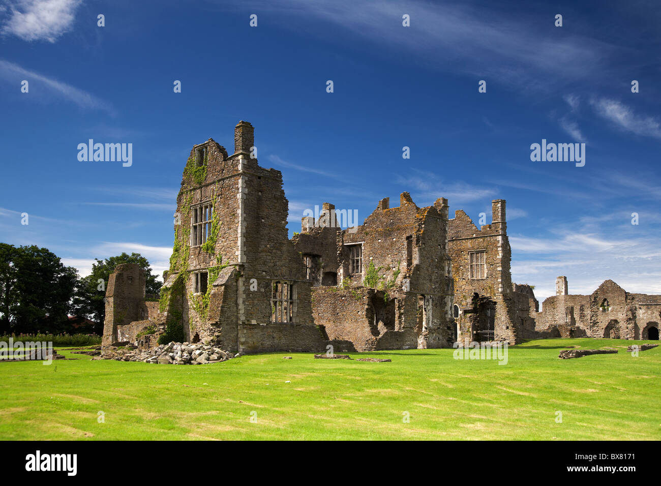 Neath abbey hi-res stock photography and images - Alamy