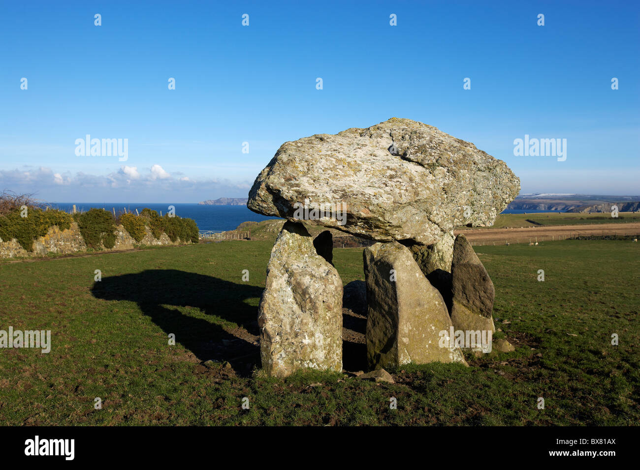 Carreg Samson, Neolithic Burial Chamber, Abercastle, Pembrokeshire ...