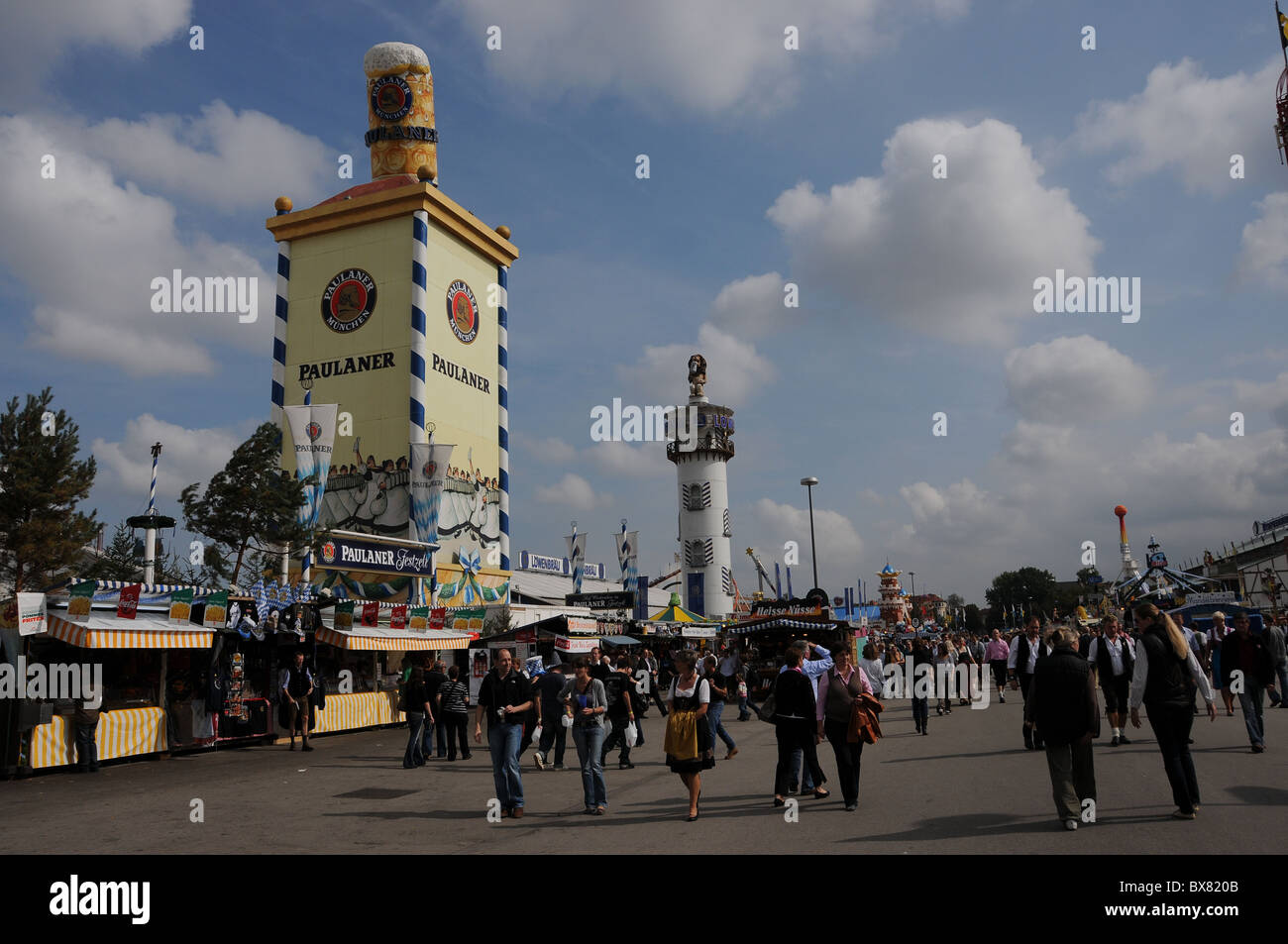 Germany munich oktoberfest visitor hi-res stock photography and images ...