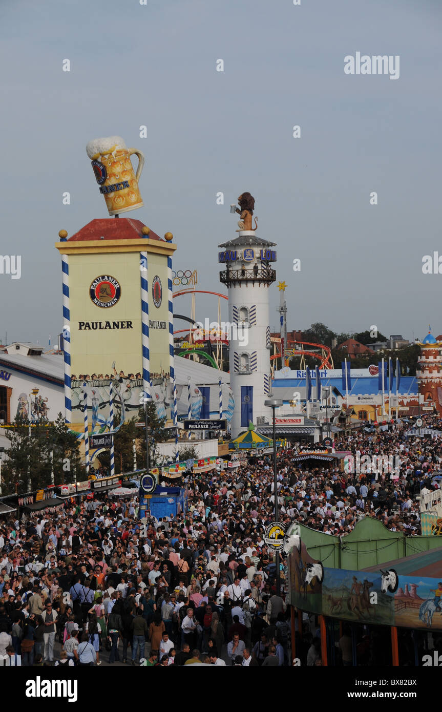 Germany munich oktoberfest visitor hi-res stock photography and images ...