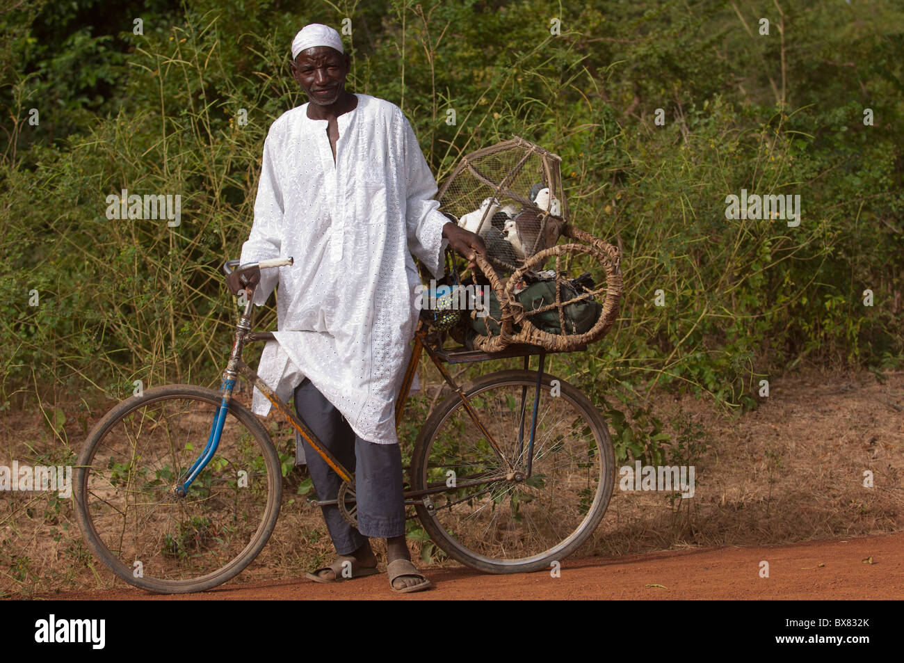 Mali traditional clothes hi-res stock photography and images - Alamy