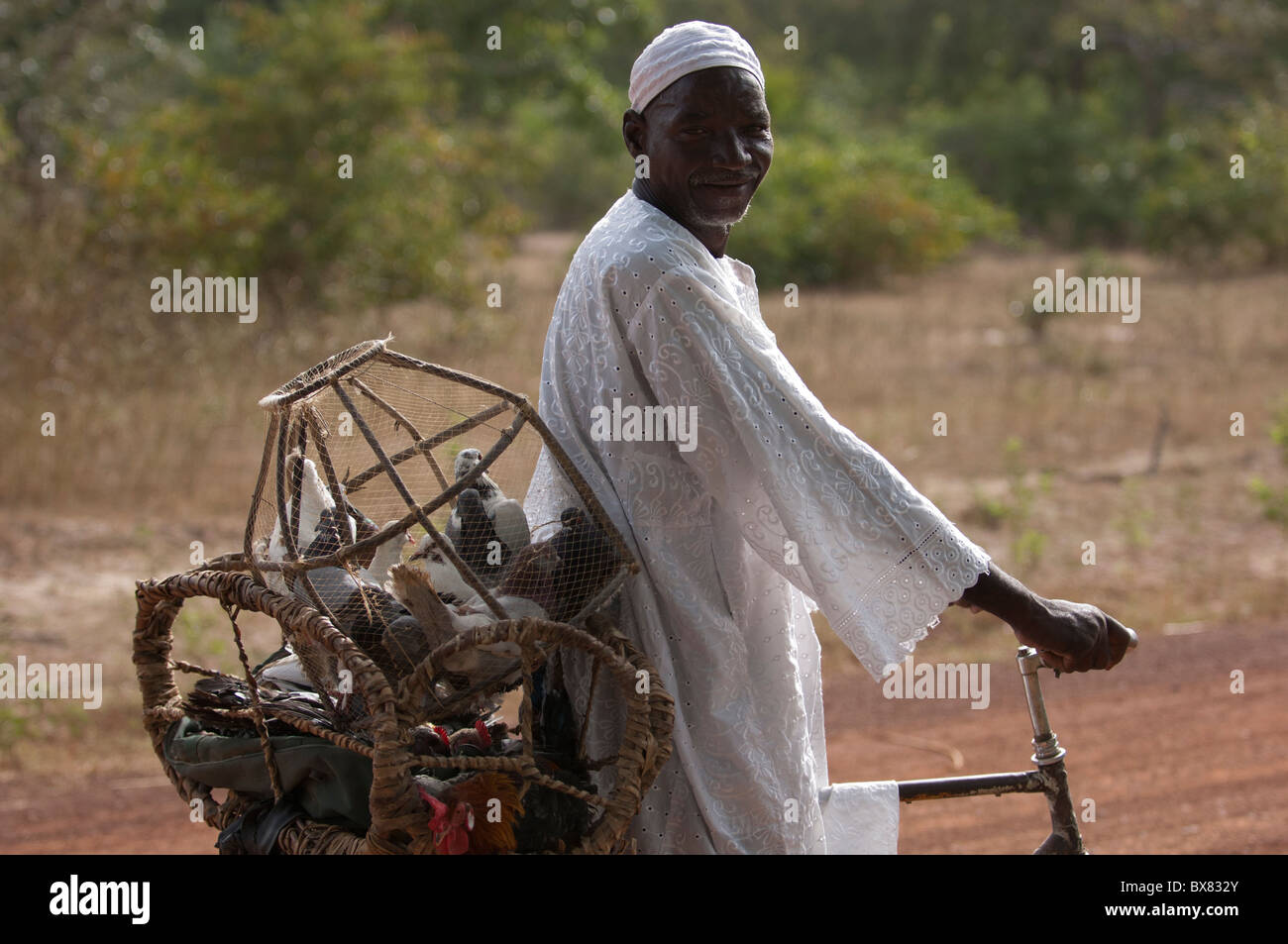 Mali traditional clothes hi-res stock photography and images - Alamy