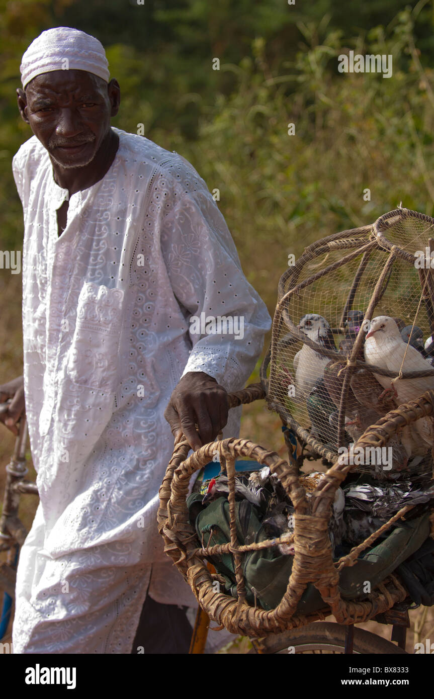 Mali traditional clothes hi-res stock photography and images - Alamy