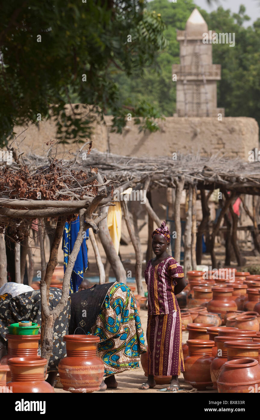 Pottery,sold on a local market in Segou district, Mali Stock Photo - Alamy