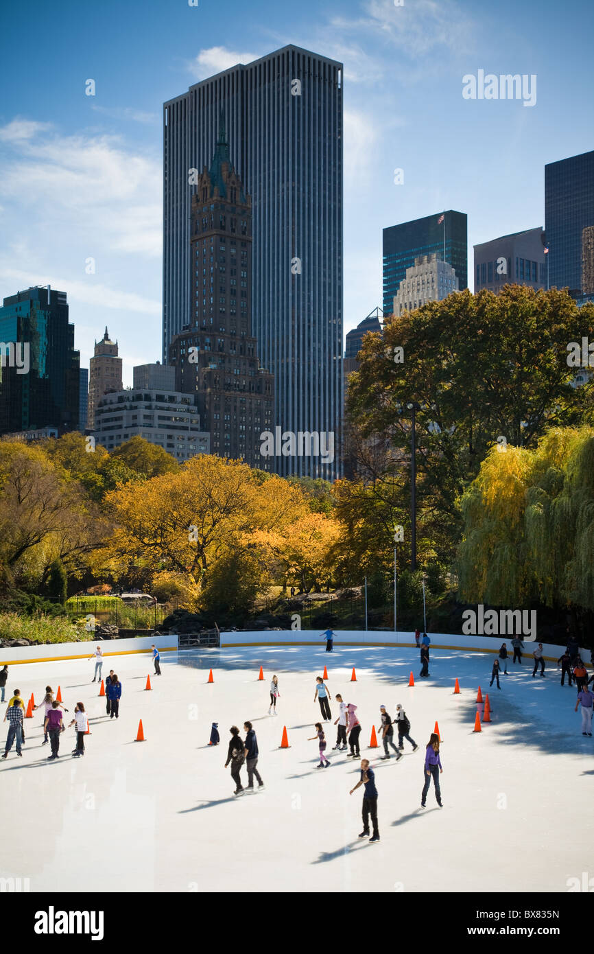 Wollman rink in central park hi-res stock photography and images - Alamy