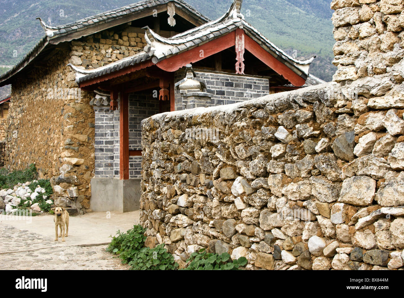 Traditional naxi village hi-res stock photography and images - Alamy
