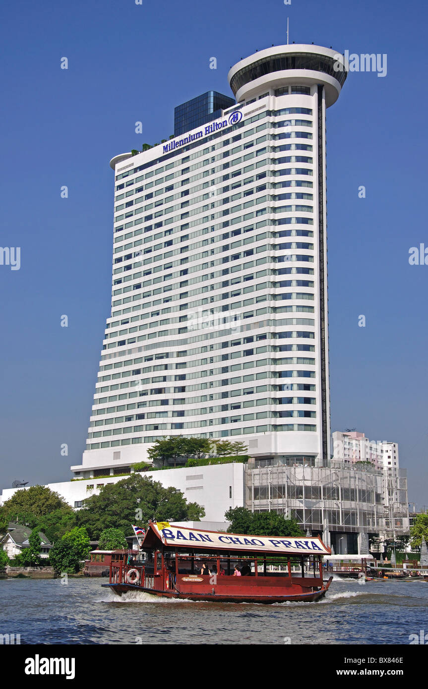 Millennium Hilton Hotel by Chao Phraya River, Klong San District ...
