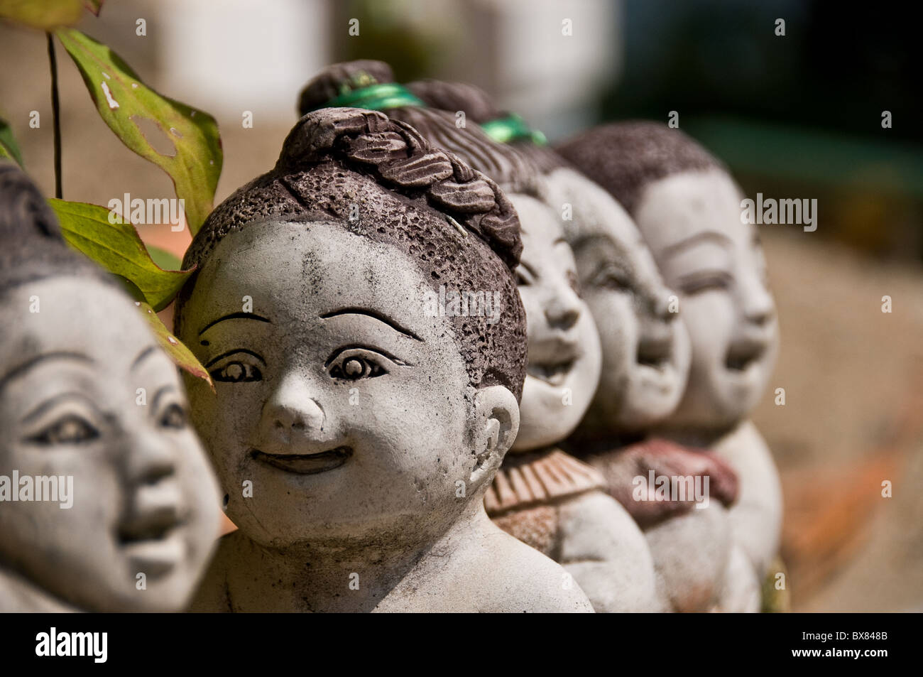 Funny statues hi-res stock photography and images - Alamy