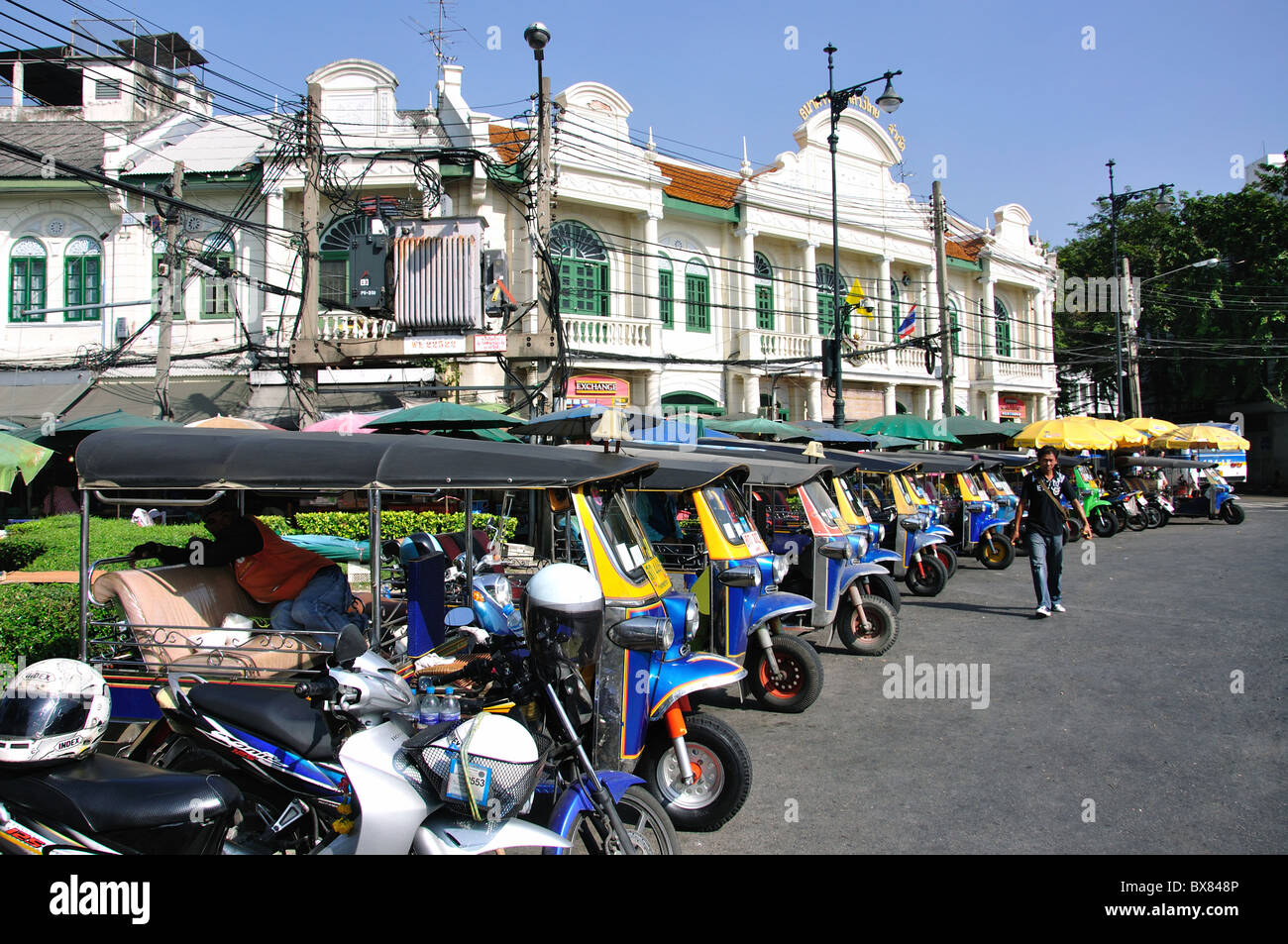 Row of tuk tuks hi-res stock photography and images - Alamy