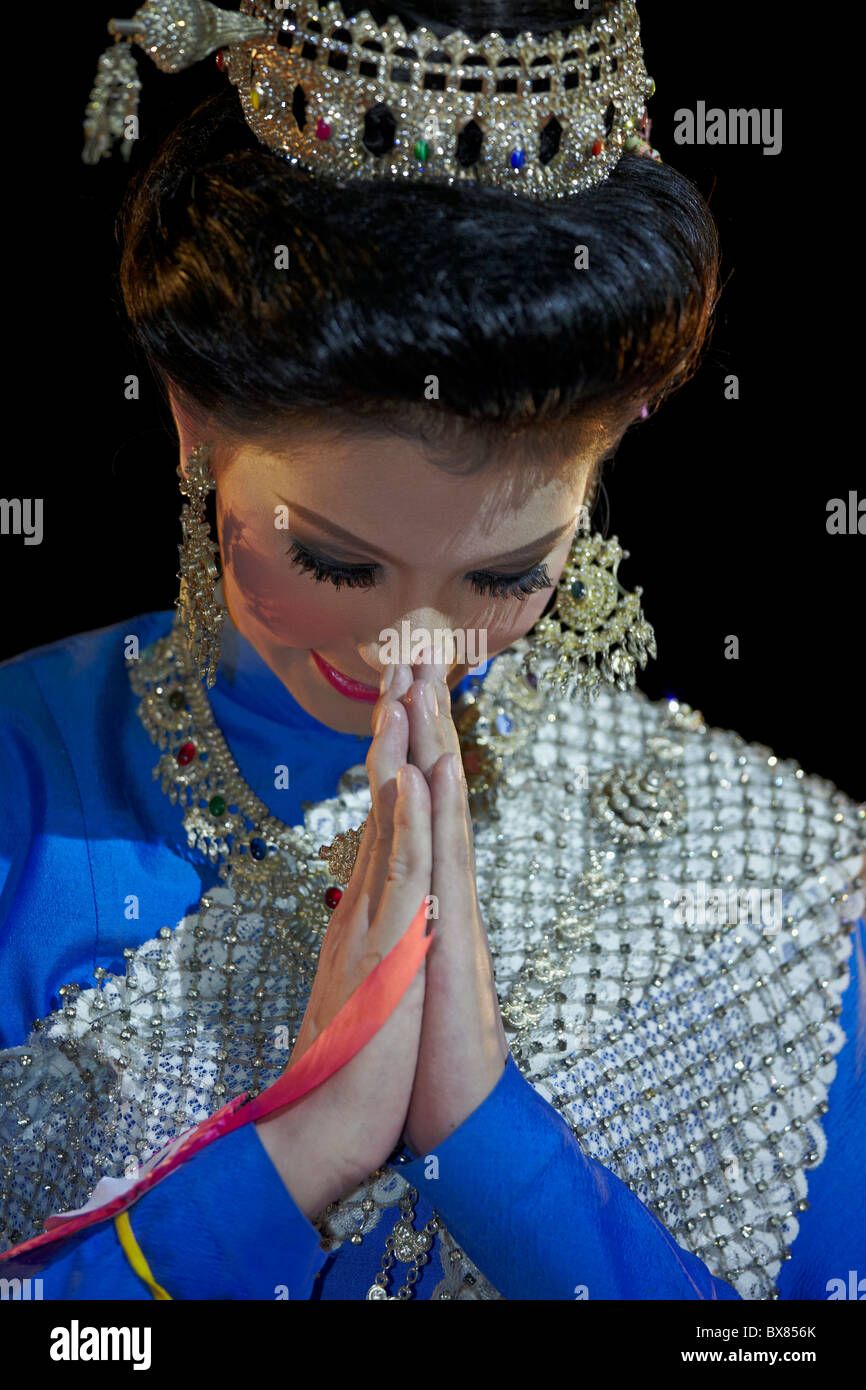 Thai people bowing High Resolution Stock Photography and Images - Alamy