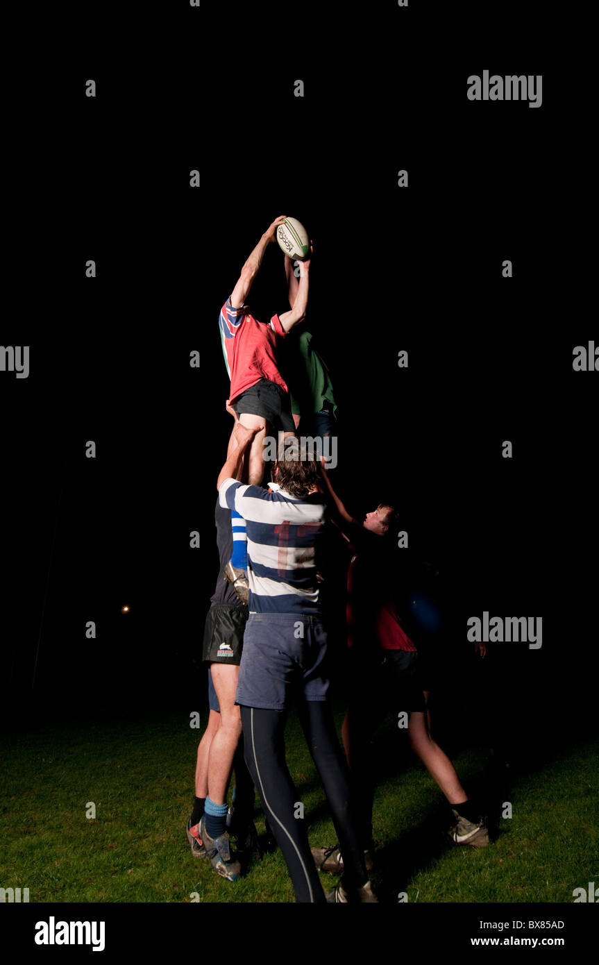 Rugby players line up hi-res stock photography and images - Alamy
