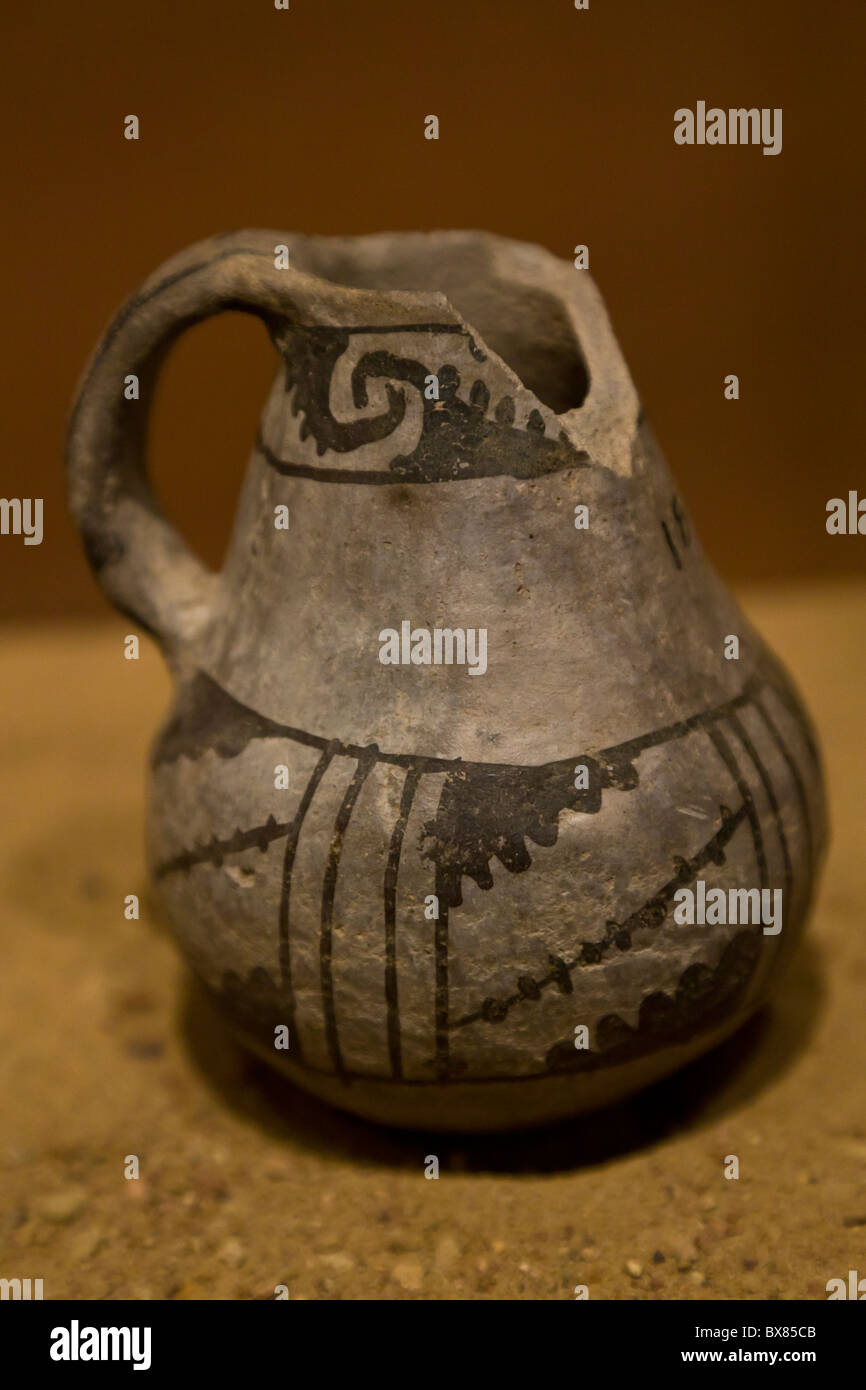 Anasazi pottery hi-res stock photography and images - Alamy
