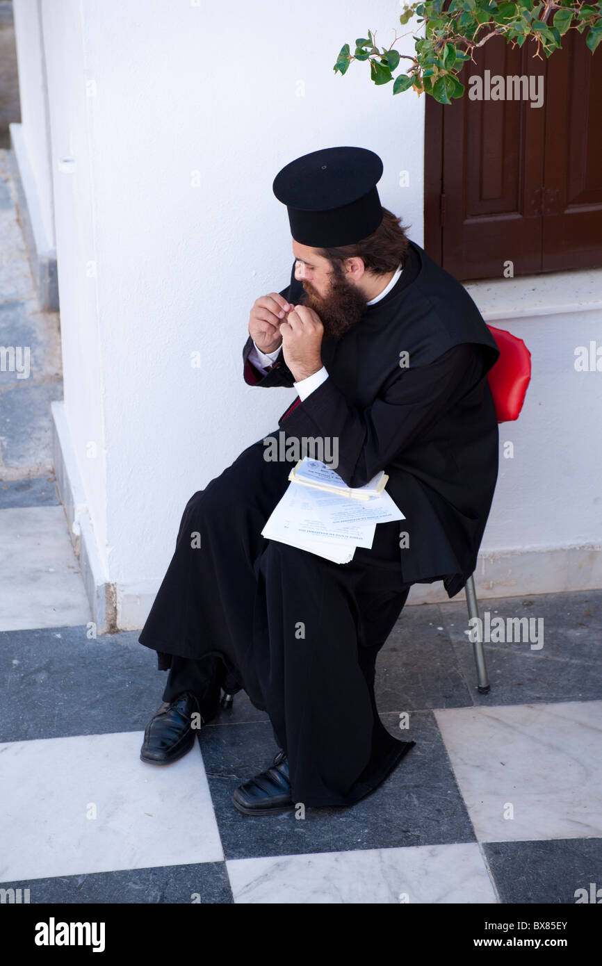Greek orthodox priests hi-res stock photography and images - Alamy