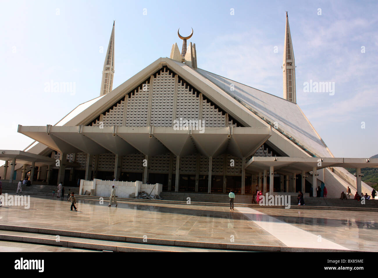 Faisal mosque islamabad hi-res stock photography and images - Alamy