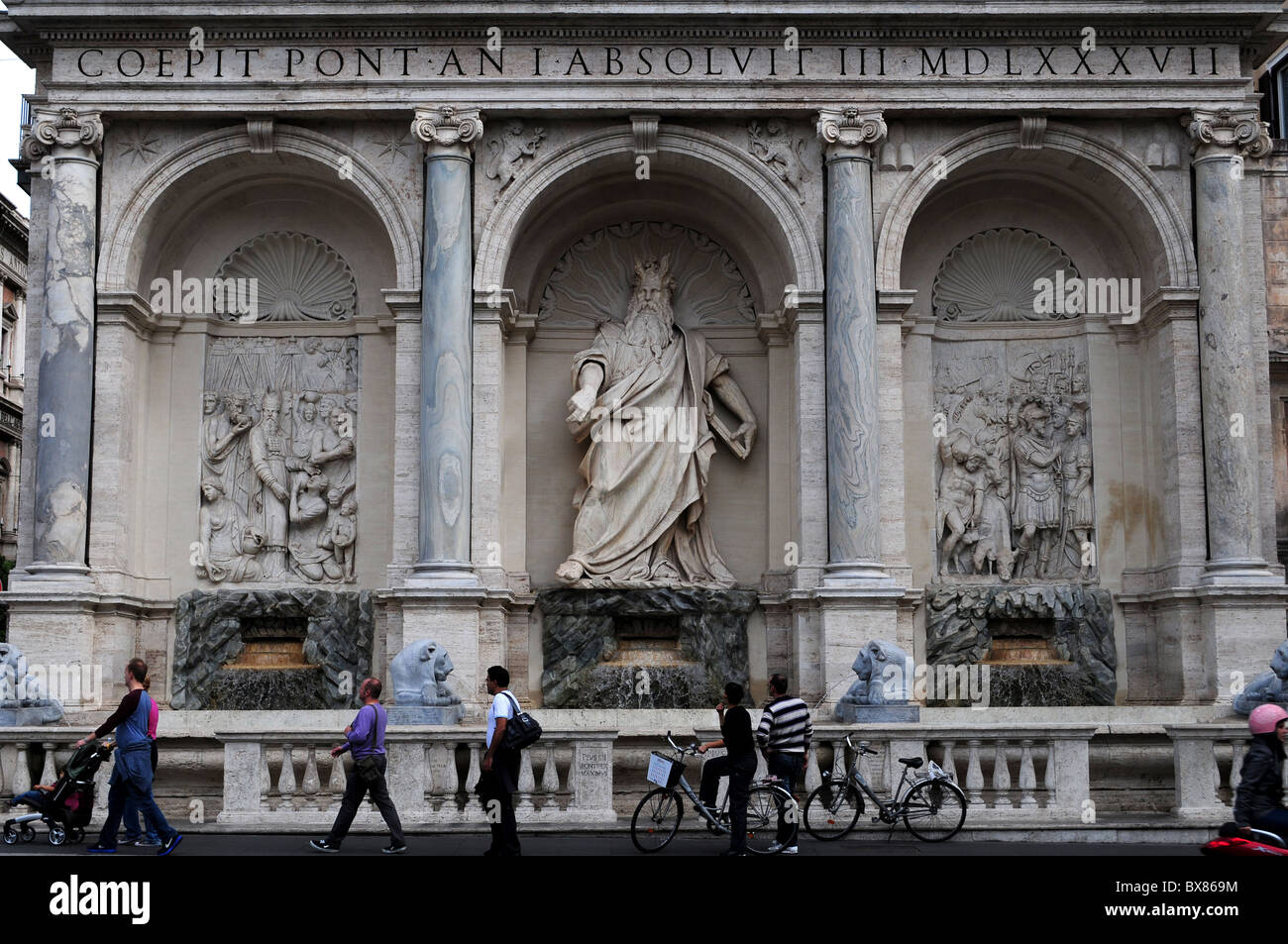 Fontana dellacqua felice roma italy hi-res stock photography and images ...