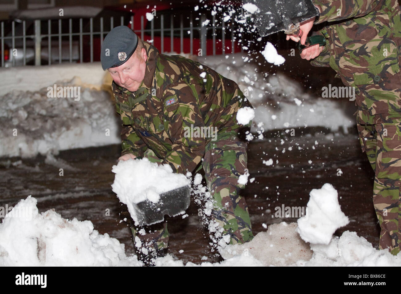 Army camouflage snow hi-res stock photography and images - Alamy