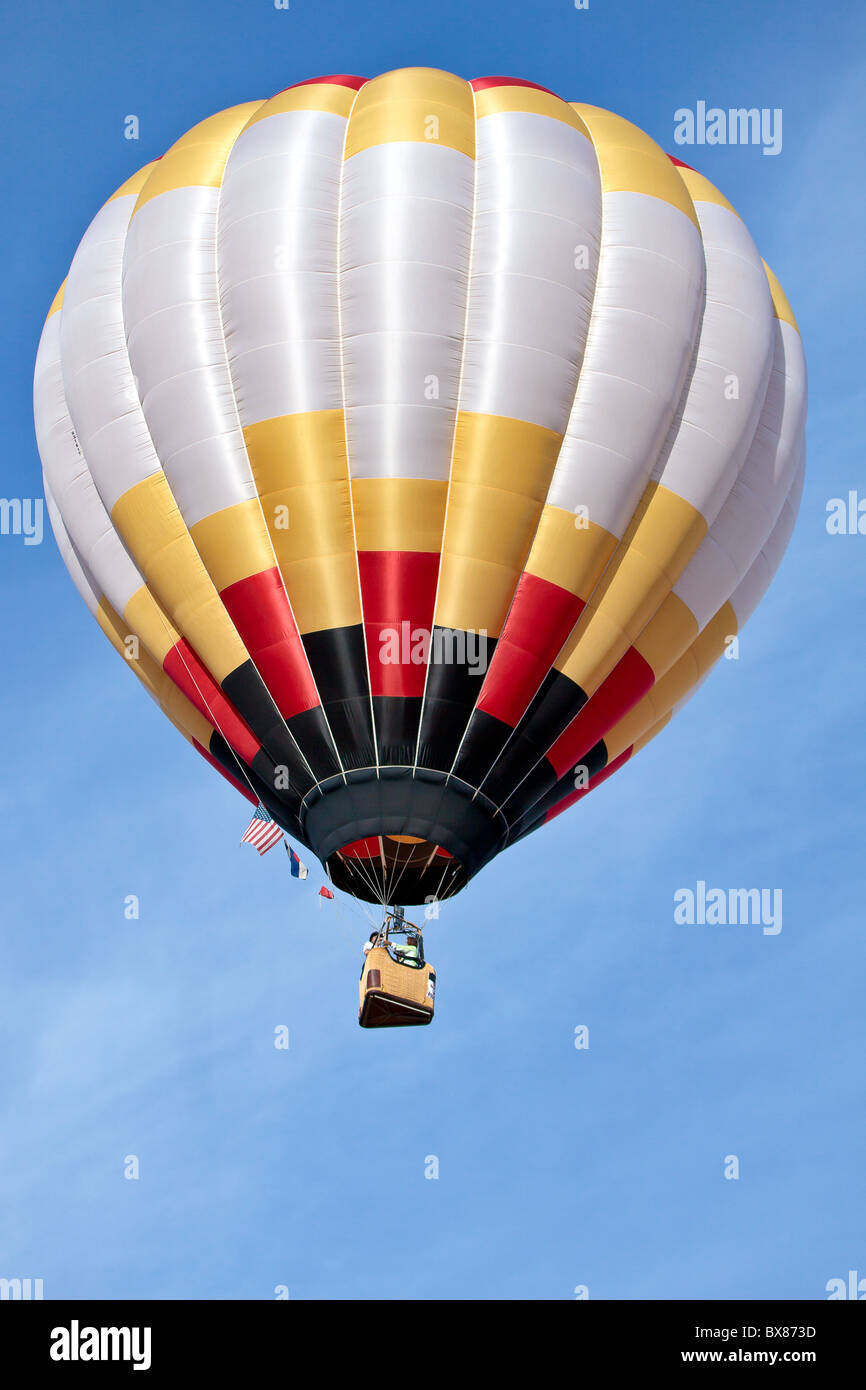 Hot air ballooning Stock Photo - Alamy