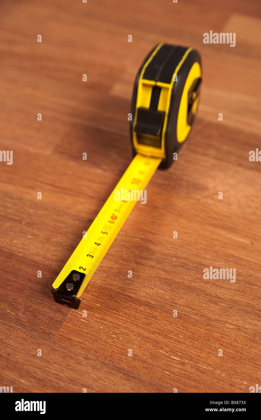 Yellow ruler hi-res stock photography and images - Alamy