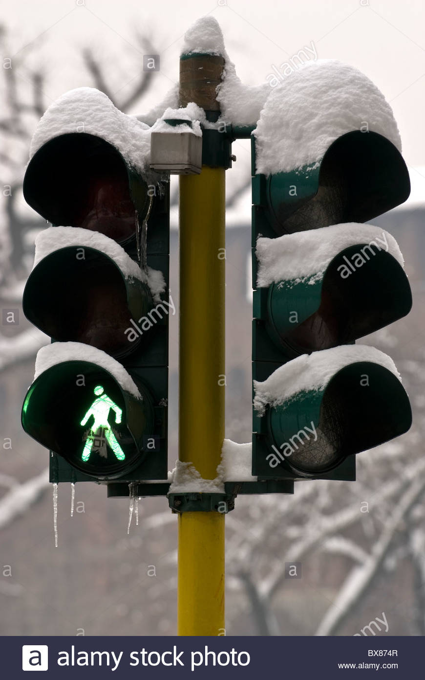 Covered Crosswalk Stock Photos & Covered Crosswalk Stock Images - Alamy