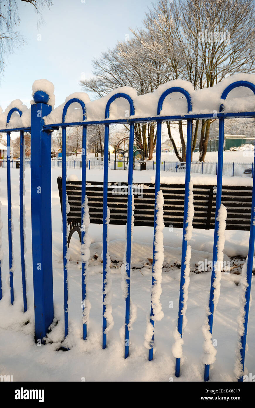 Blue railings hi-res stock photography and images - Alamy