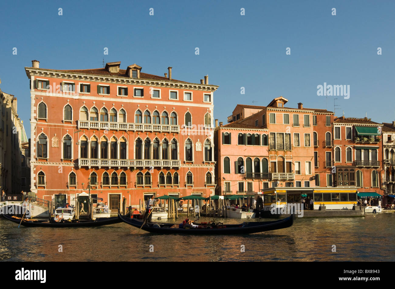 15th century palazzo hi-res stock photography and images - Alamy