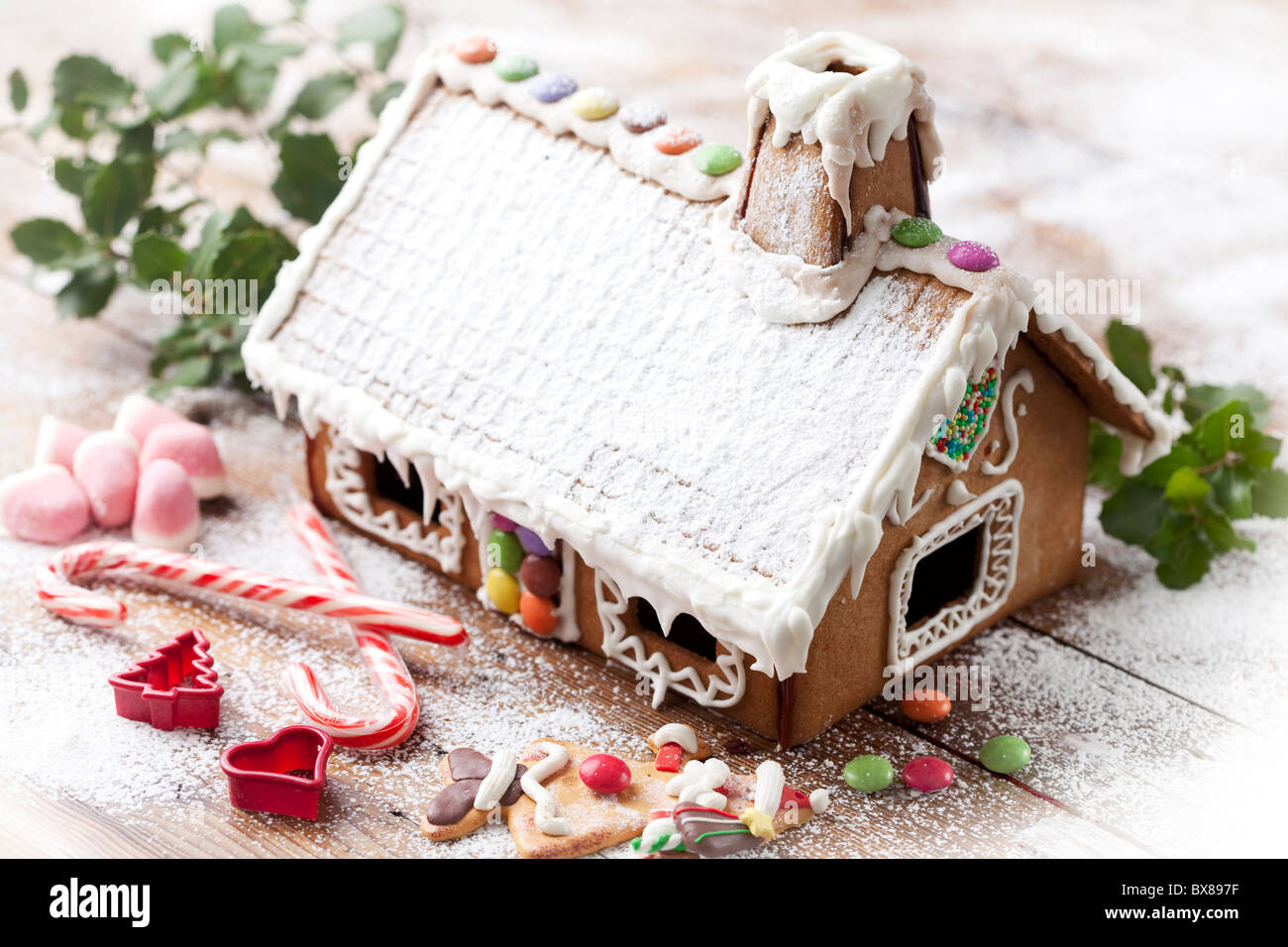 Gingerbread house hi-res stock photography and images - Alamy