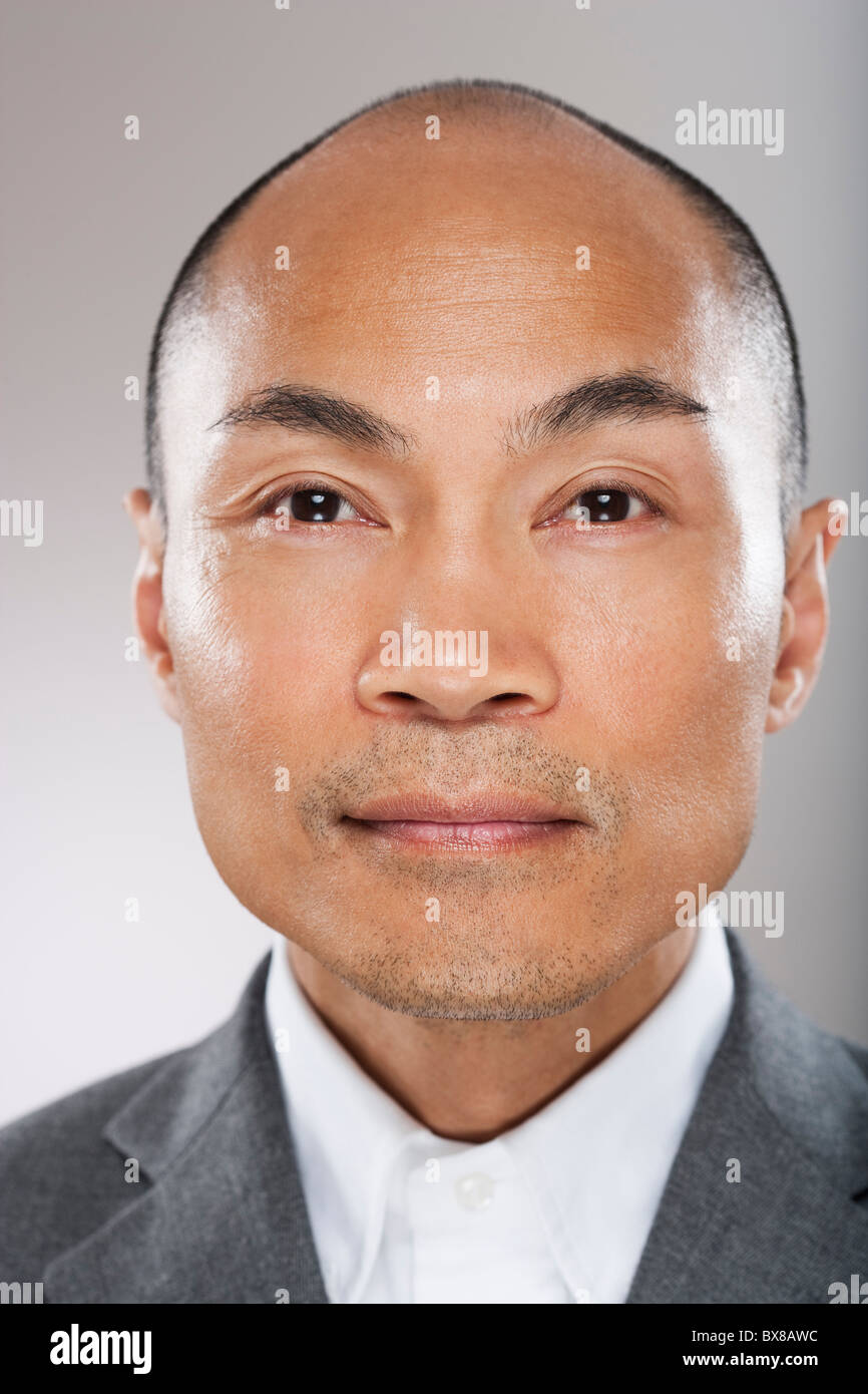 Guy looking up, gazing hi-res stock photography and images - Alamy