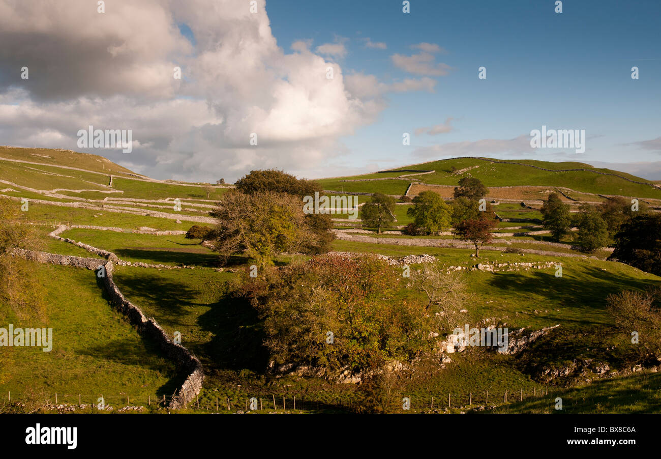 Malham north hi-res stock photography and images - Alamy