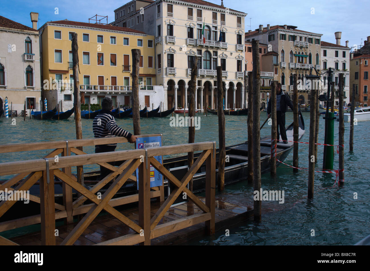 Venezia traghetto hi-res stock photography and images - Alamy