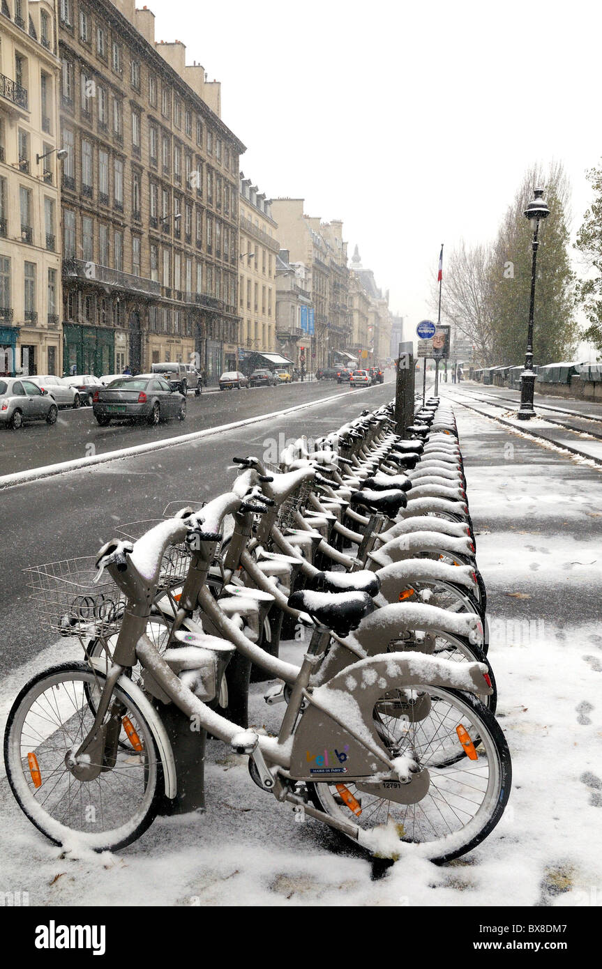Road service station on hi-res stock photography and images - Alamy