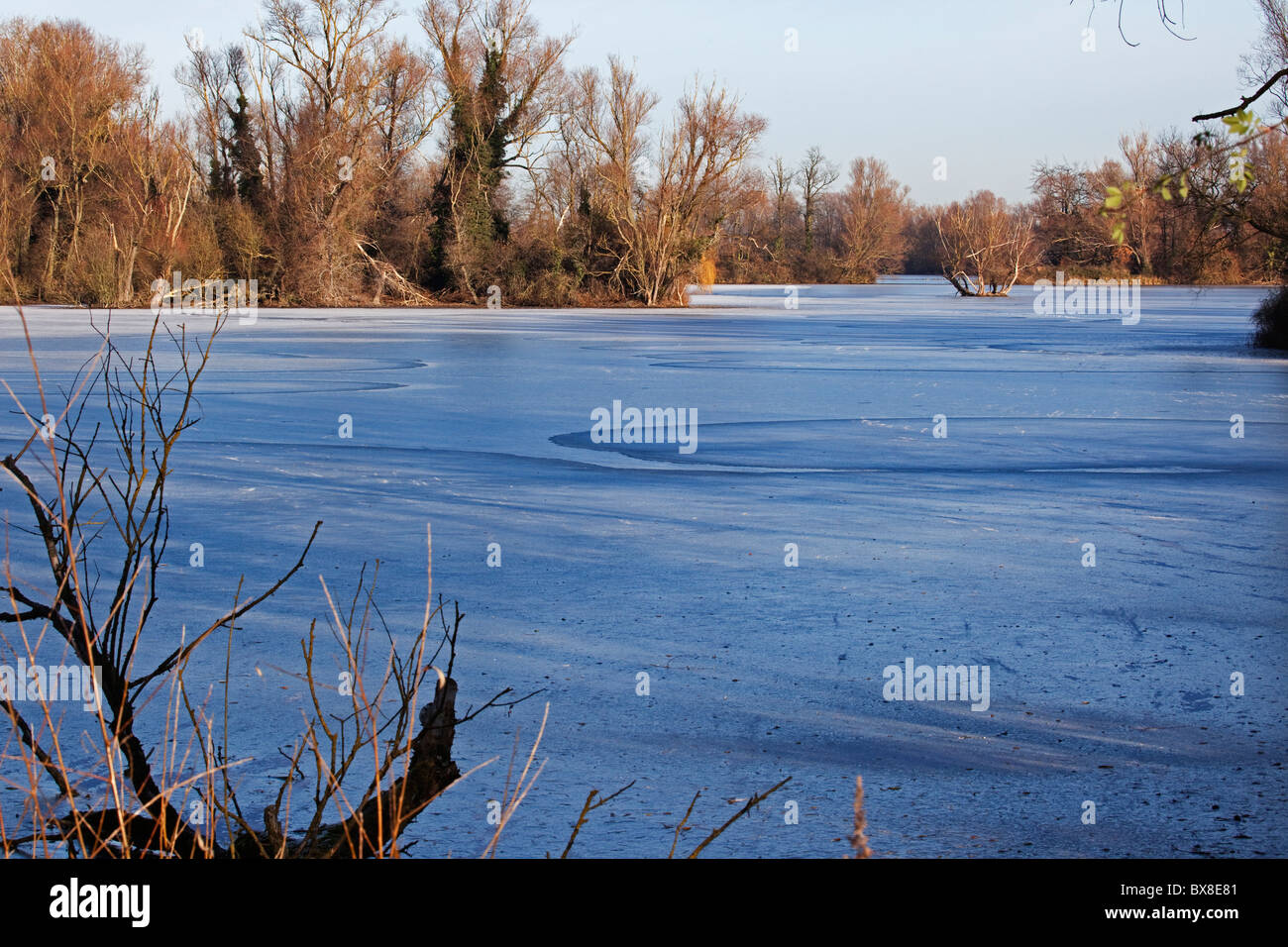 Winter scene at Paxton Pits Nature Reserve Stock Photo - Alamy