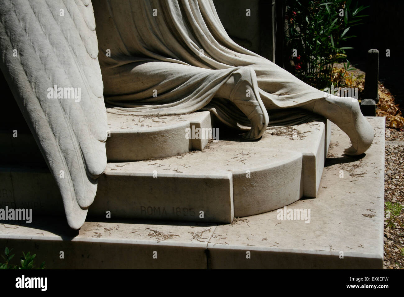 gravestone statue in protestant cemetery near piramide, rome Stock ...
