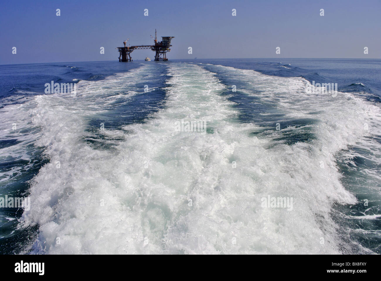 Oil platform italy hi-res stock photography and images - Alamy